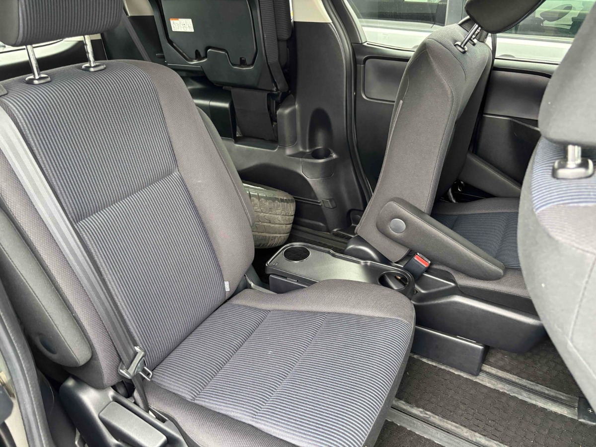 Buy The 2014 Toyota Noah HYBRID X | Motorcom
