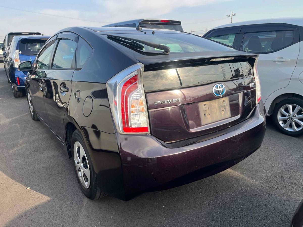 Buy 2013 Toyota Prius S | MotorCom NZ